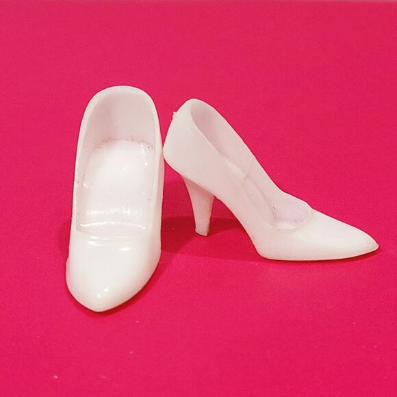 Barbie | Toys | Vintage Mattel Barbie Pure White Pumps Japan Closed Toe ...